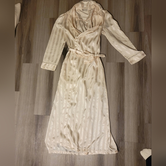 Dior | Intimates & Sleepwear | Christian Dior Robe Authentic Vintage ...